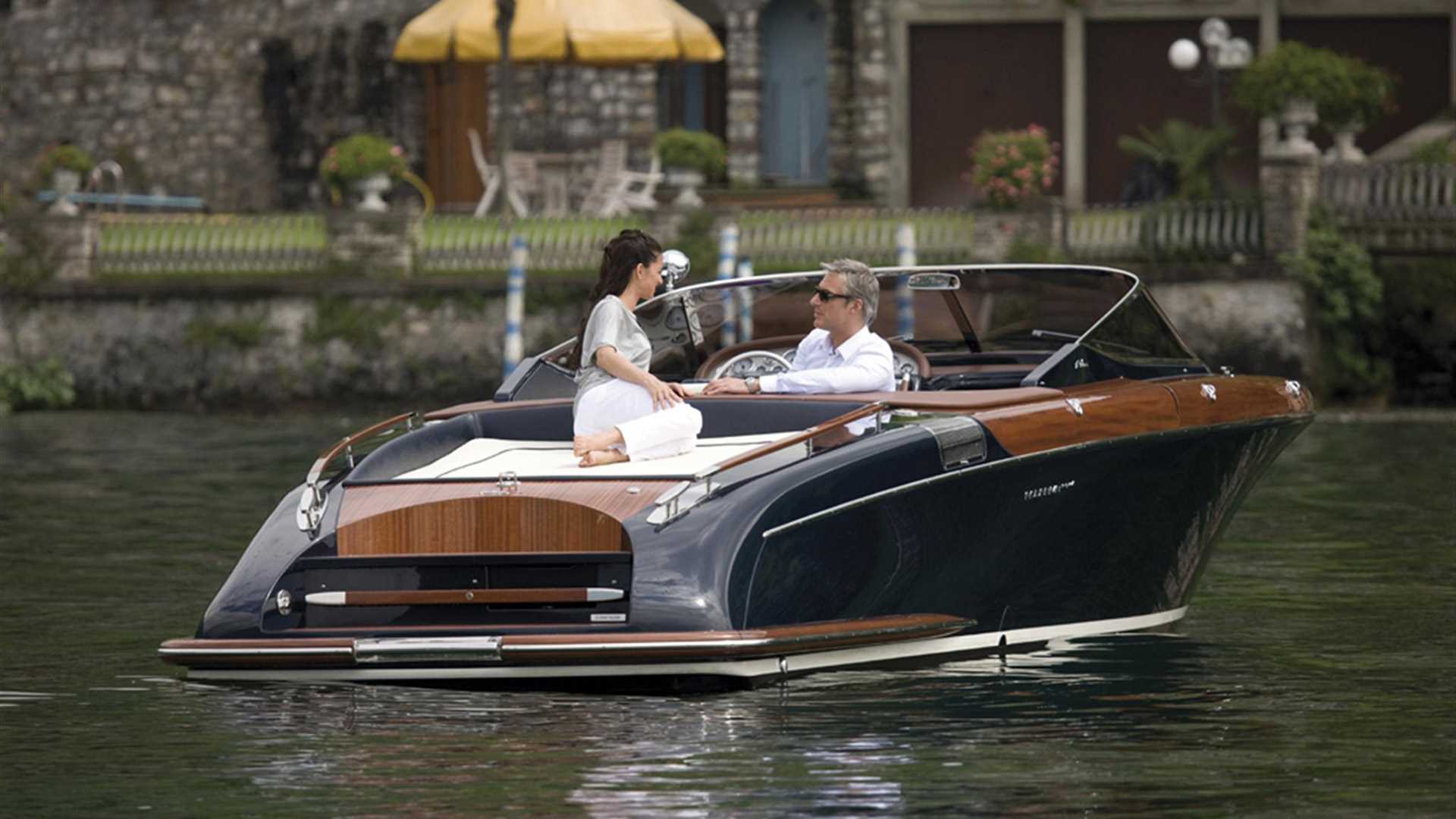 Riva Aquariva Super Motorboote und Neuboote kaufen