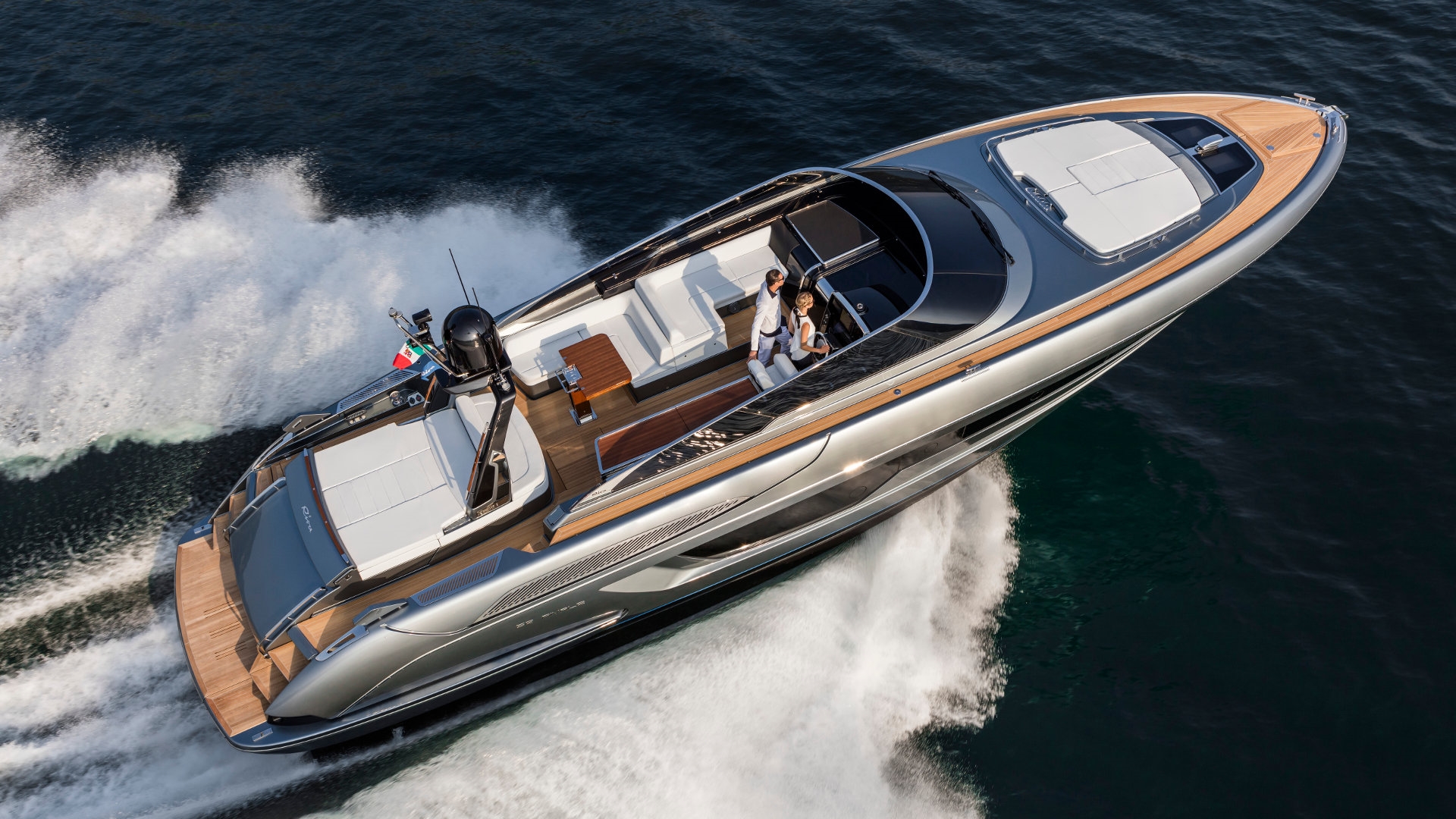 Die neue Riva 56: Komfortable und sportliche Open Yacht.